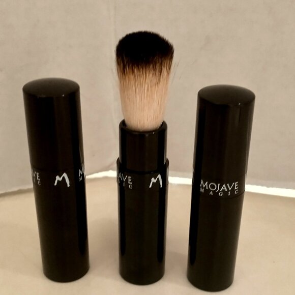 MOJAVE MAGIC | Makeup | New Mojave Magic Black Retractable Brush | Poshmark